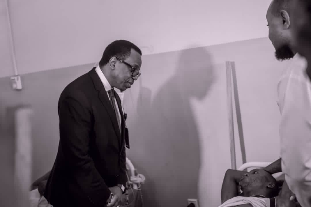 Kongo Central : le Gouverneur Guy Bandu rend visite aux victimes de la ...