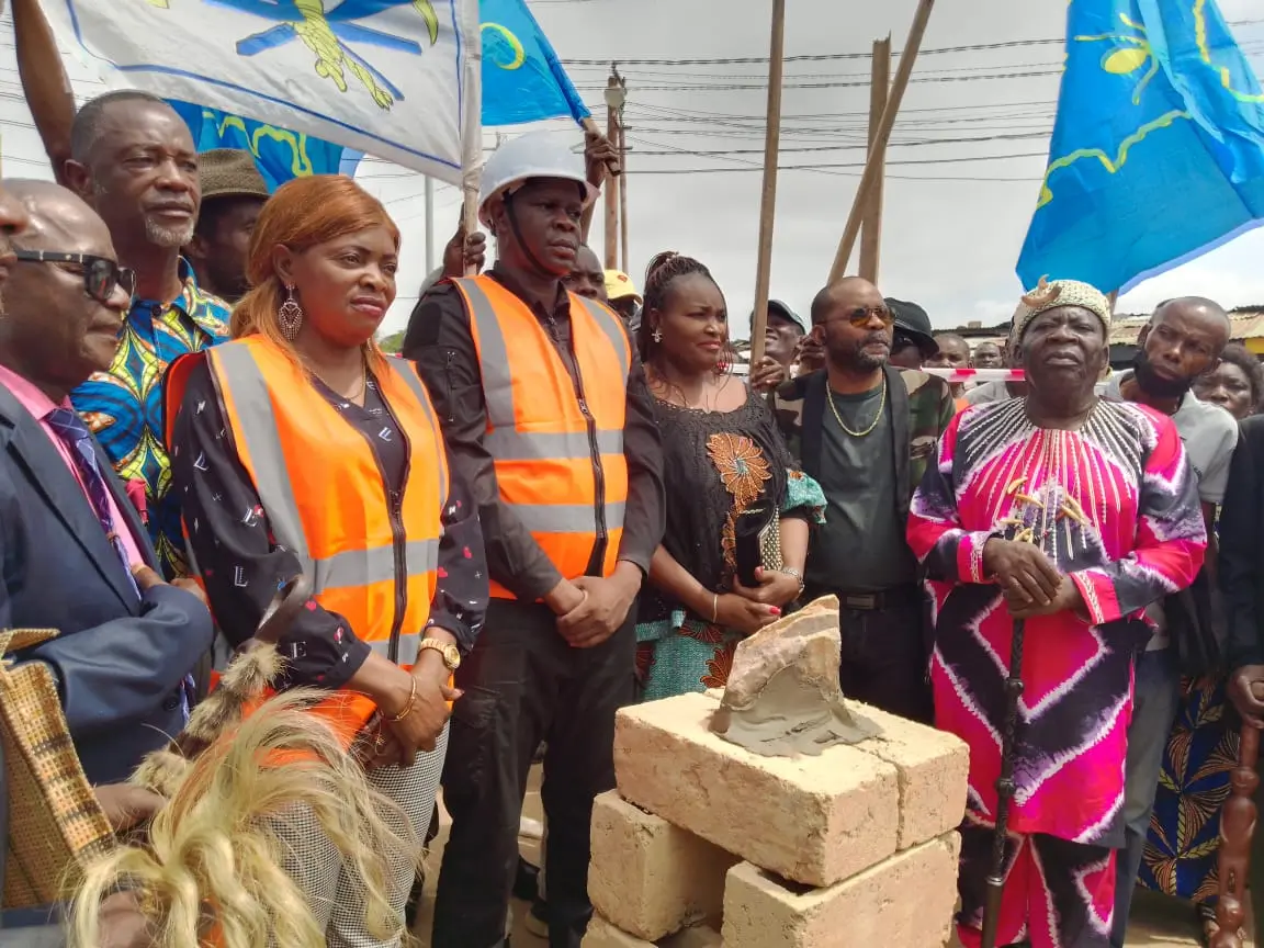 Matadi : pose de la première pierre pour la construction d'un monument ...