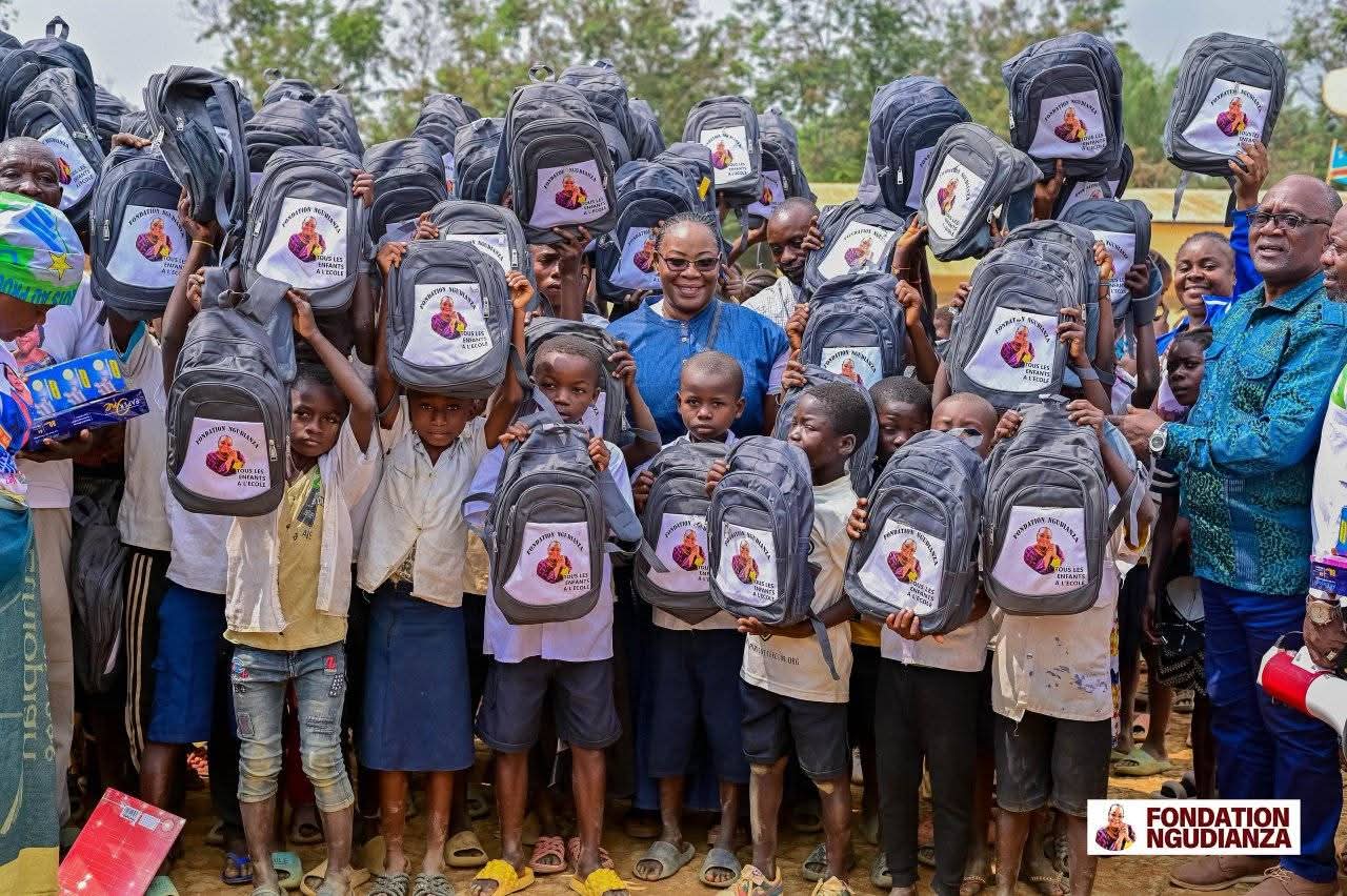 Luozi : la sénatrice Néfertiti Ngudianza Bayokisa Kisula lance la ...